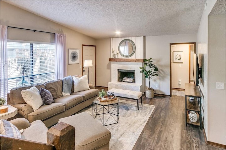 Comfortable Stay In Central Edmond - Arcadia Lake, OK