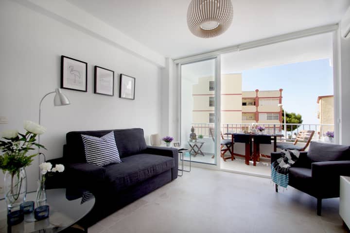 Hip And Modern 2-room Apartment With Sea View - Torremolinos