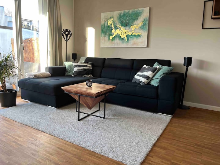 Bright 70m² Apartment With Railroad Connection - Hambourg