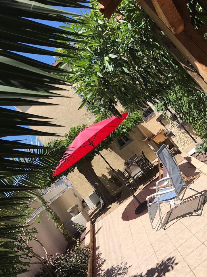 Single-family Home In Quiet Les Arènes Neighborhood With All Comforts - Béziers