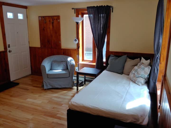 Fully Equipped Bachelor Near Cafes And Restaurants - Ottawa