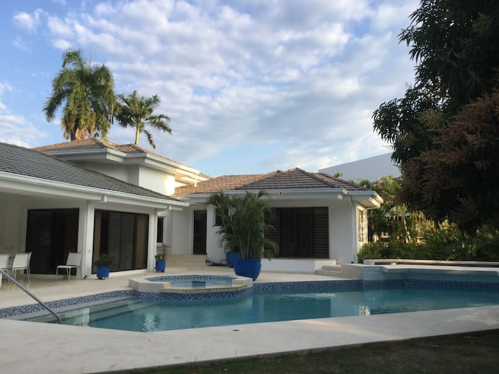 Magnifica Casa En El Peñón - Girardot