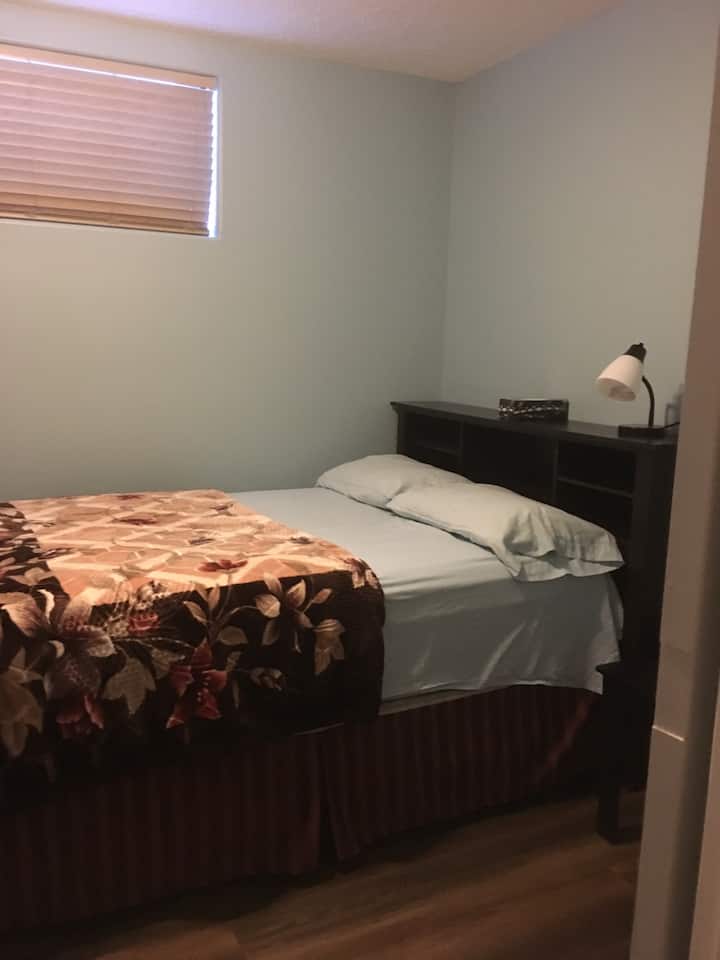 New Abasand Basement Suite Fully Furnished 3 Rooms - Fort McMurray