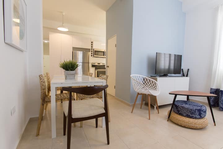 Couple Of Blocks From Ocean Park Beach - Santurce - San Juan