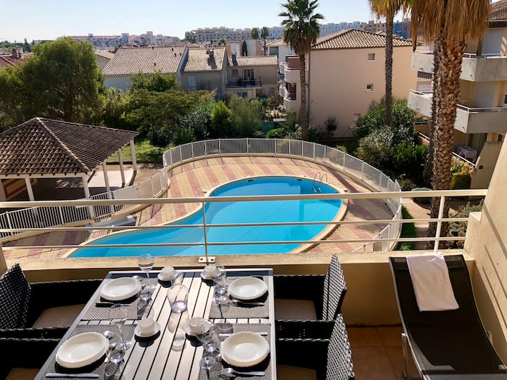 Beau T2  Climatisé  Piscine  Et Garage - Le Grau-du-Roi