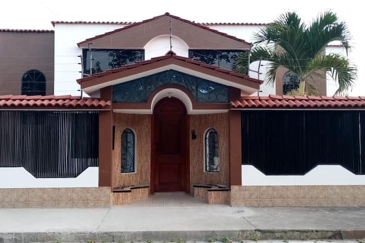 Hermosa Villa Vacacional En Esmeraldas - Atacames Cantón