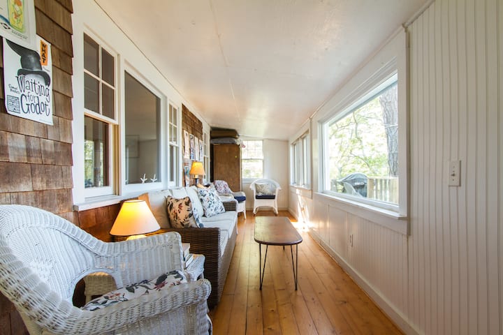 Waterfront * View * Private Beach * on Gull Pond - Cottages for Rent in ...