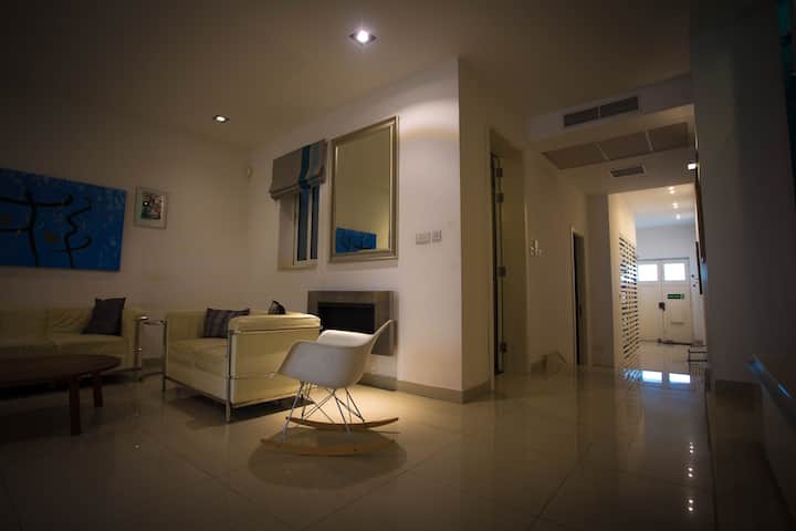 Maison Blu Sliema {Contemporary Urban Experience} - Valletta, Malta