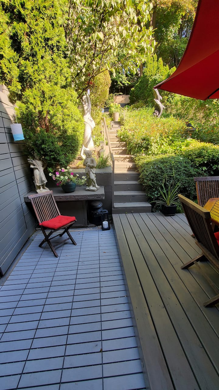 Mid Town Home By Casa Loma - Toronto