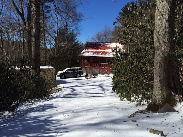 Cabin Nestled In Blowing Rock - Blowing Rock, NC