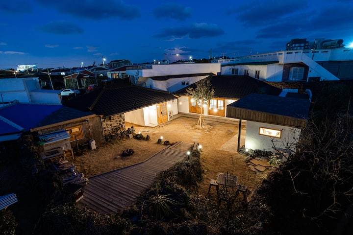 제주안뜰_뜰채 - Jeju-si