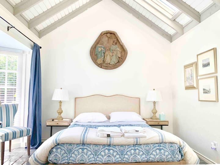 Bungalow Beauty - Historic Home Guest House - Dallas, TX