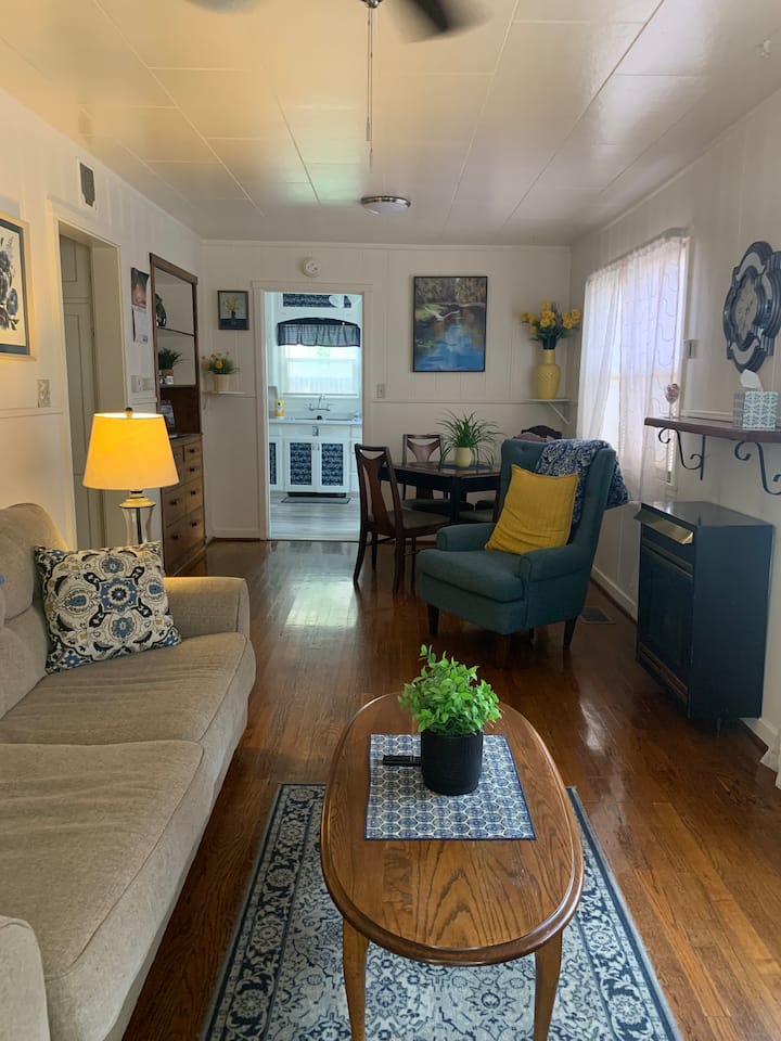Birch Street Getaway - Flagstaff, AZ