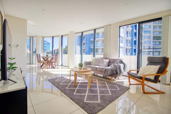 3-br Chic Apt In Parramatta Centre & Free Parking - Parramatta