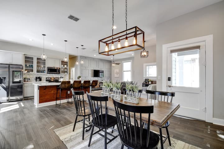 Charlee's Casita 3br/3ba Walk To The Tower! - San Antonio