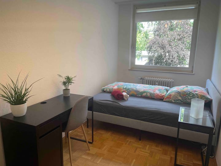 Modernes Zimmer Mit Eigenem Bad - Cologne