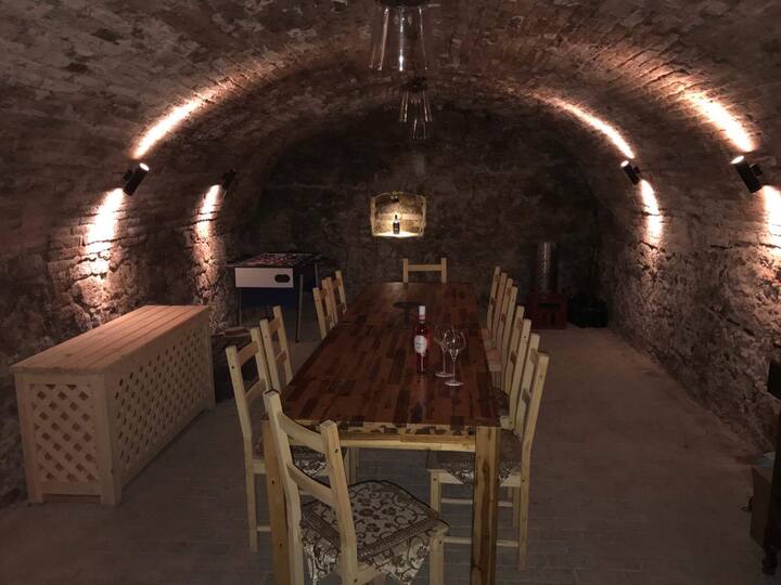 Apartment With Wine Cellar - Štúrovo