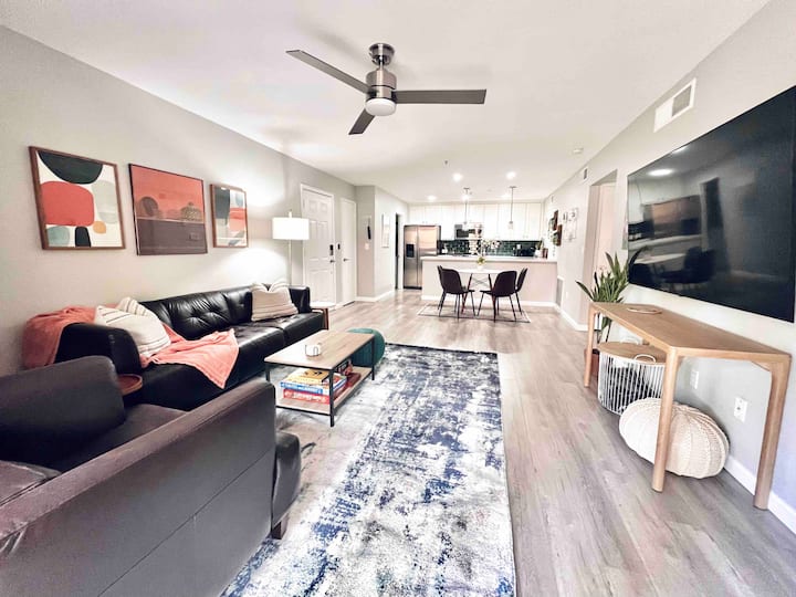 Fully Remodeled 2 Bedroom, 2 Bathroom Condo - Phoenix