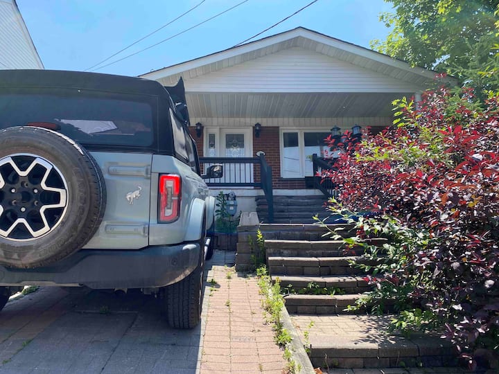 4br Duplex · Midtown · Walk To Ttc · Parking - Toronto