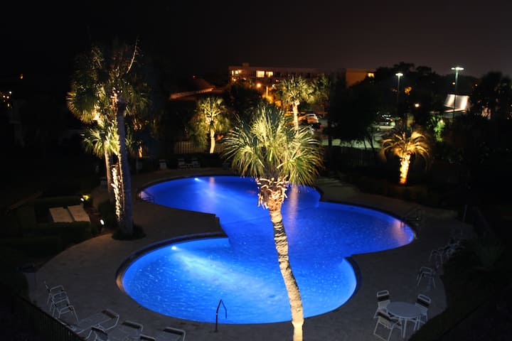 A306 Pirates Bay - Beautiful Waterfront Condo - Fort Walton Beach, FL