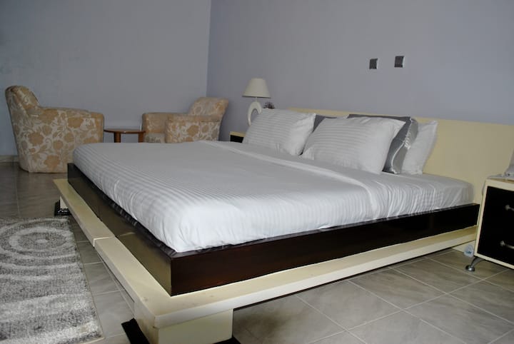 Chateau De Trybze, Your Vacation Home. - Abuja