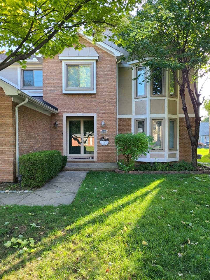 Weekend Suburban Retreat - Sterling Heights, MI