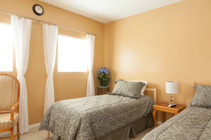 Cozy Alhambra Guesthouse W/pool - San Gabriel, CA