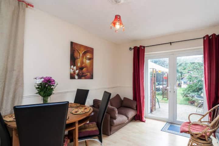Bright House With Great Connections To Brighton - Steyning
