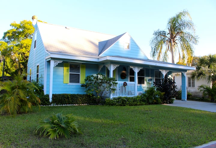 Elegant Rustic Cottage W/studio. Central Location - Dunedin, FL