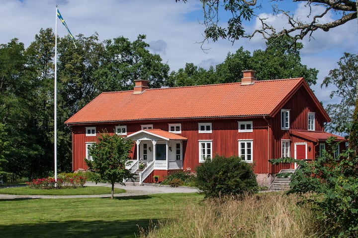 3 Häuser Auf  Gut Skälsnäs Am Helgasee/småland - Alvesta