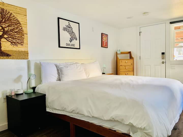 Cozy And Bright Fruitvale Studio With Parking - Piedmont, CA