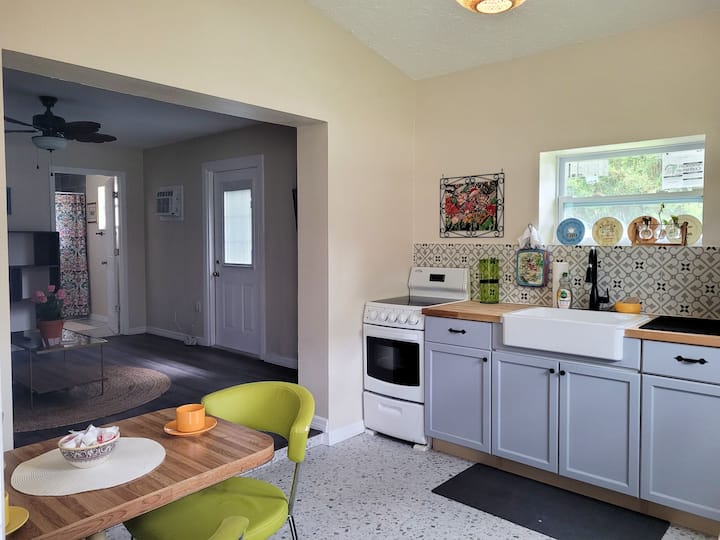 Sweet & Simple 1br – Perfect For Two - Ellenton, FL
