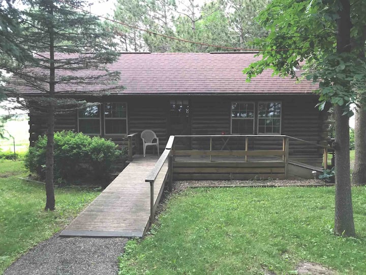 Whispering Pines Cabin - Decorah, IA