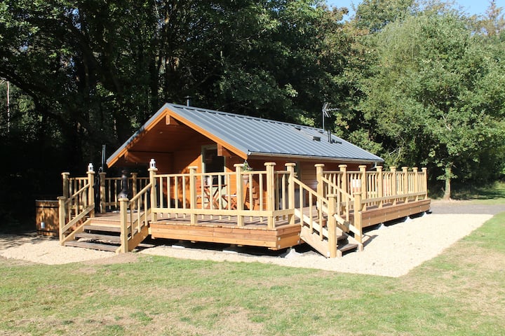Oak Lodge With Wood-fired Hot Tub, Perfect For 2! - Southampton