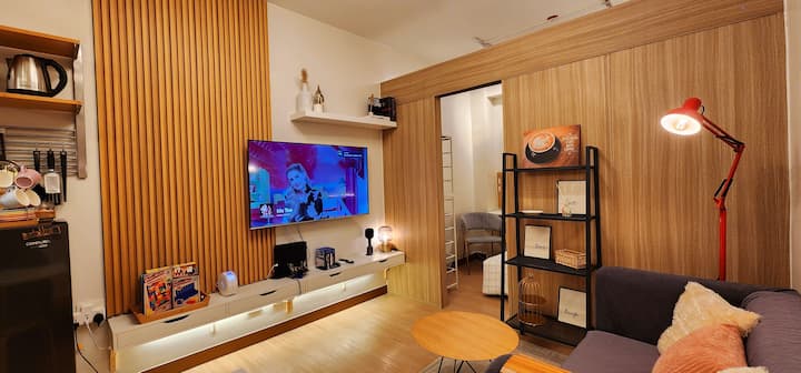 Modern & Cozy 1br Condo W/ Queen Size Bed + Ps4 - Quezon City