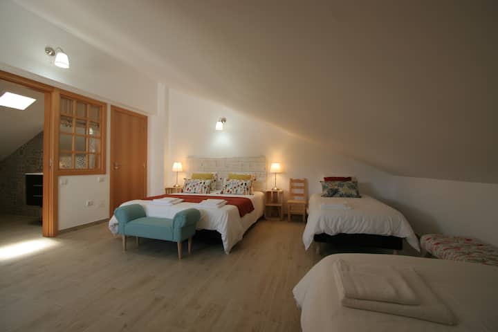Quarto Triplo Com Vista Do Jardim "Nazaré" - Óbidos