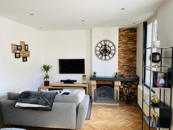 Appartement De 60m2 Avec Cheminée Près De La Gare - Parc Floral de la Source