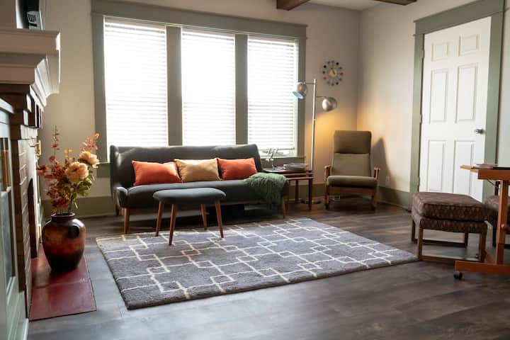 Charming Upper In Lively Entertainment District - Buffalo, NY