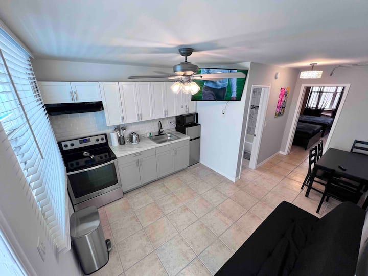 1 Bedroom . Location #1 - Miami Beach, FL