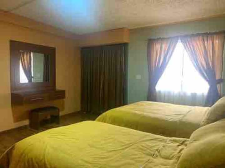 1 Piso Serenity Lovely 2 Bedroom Apt, Pet Friendly - Cuenca, Ecuador