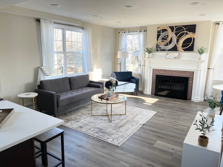 Luxury Modern Apartment  Sleeps 6 - 3min To Lga - New York City