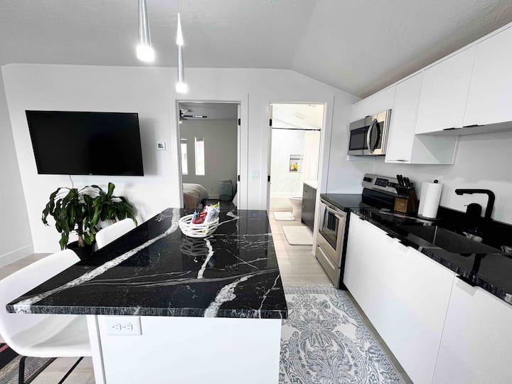 Bright New Casita W/ Private Garage, King Bd, View - St. George, USA