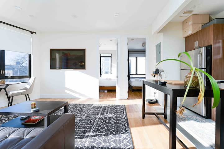 Homey 3br • Balcony • Mccarren Park View - Brooklyn, NY