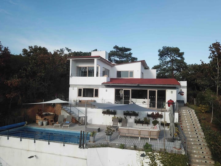 Espectacular Casa Melina Fraccionamiento Santuario - Valle de Bravo