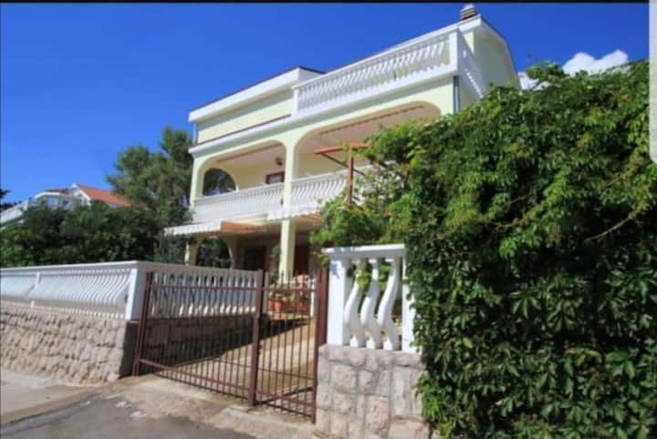 Studio Apartman "Dragica" - Karlobag