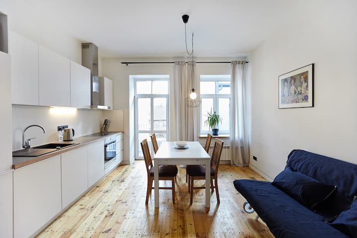 Central Gertrudes Apartment With Balcony - Riga