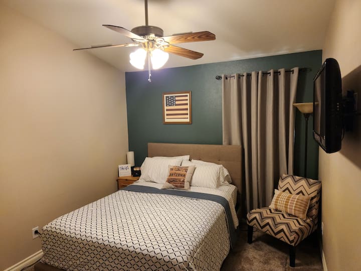 Qn Rm In E. Mesa W/ Outdoor Space For Travelers. - Mesa, AZ