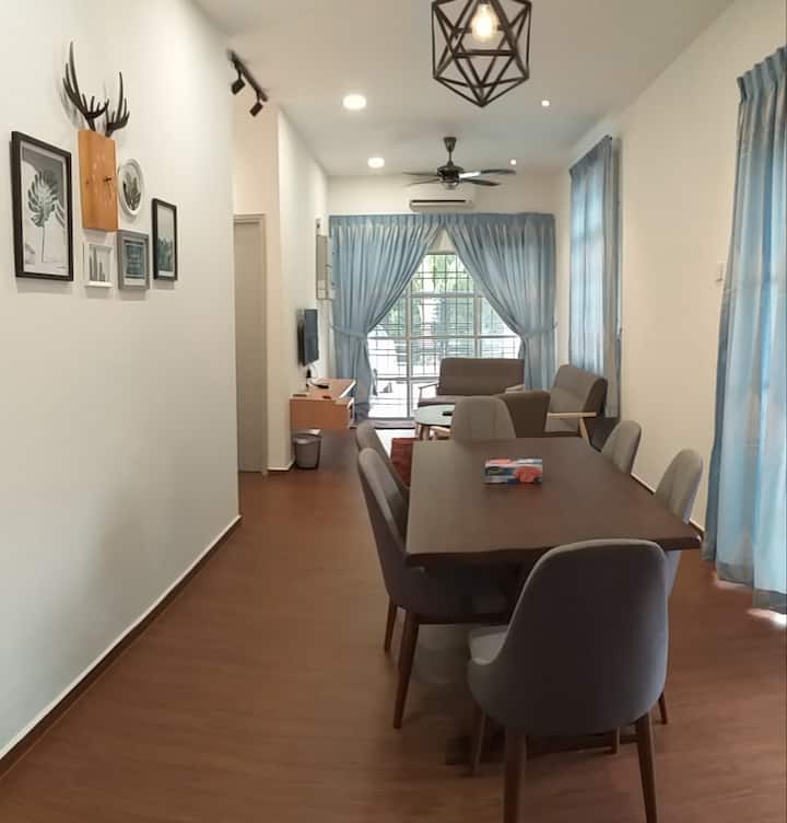 Happy House - Pagoh