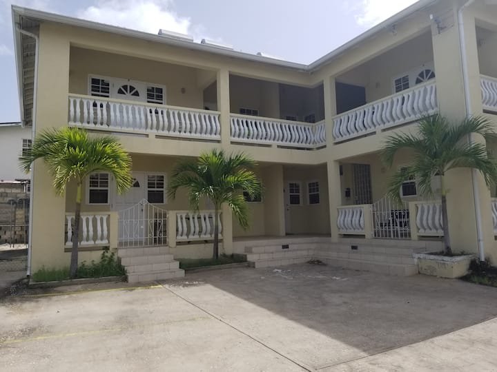 Centrally Located 2-bedroom Apt Close To Beach - Barbados