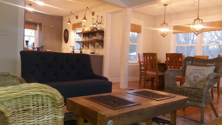 Hineni Suite - Holland, MI